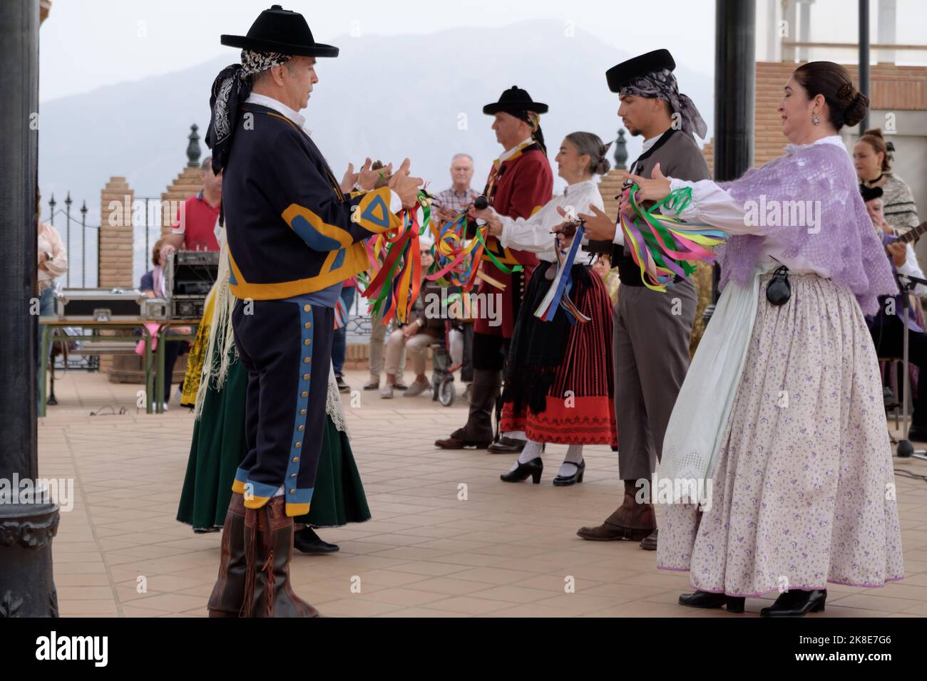 Traditional Malaga dress, dance and folk music in the white village of ...