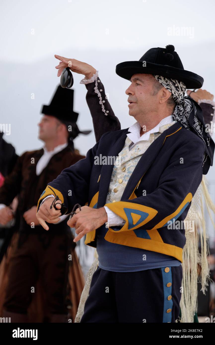 Traditional Malaga dress, dance and folk music in the white village of ...