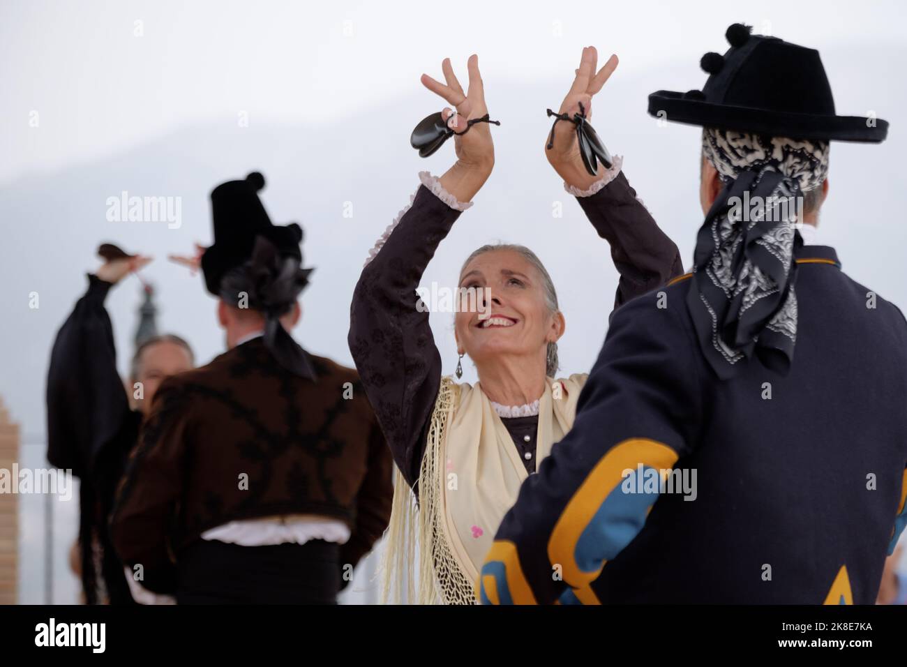 Traditional Malaga dress, dance and folk music in the white village of ...