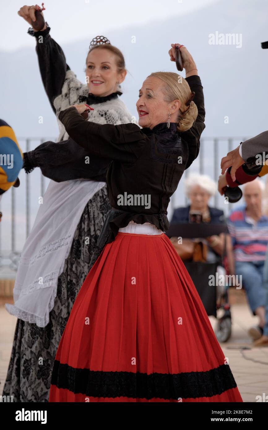 Traditional Malaga dress, dance and folk music in the white village of ...