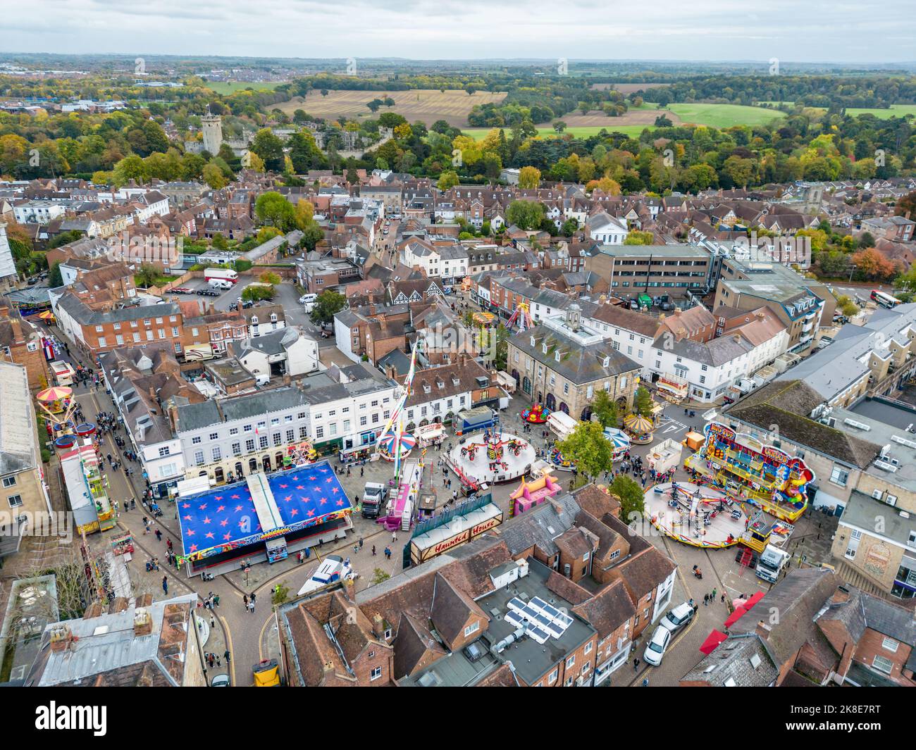 Warwick, UK. 22nd Oct, 2022. Warwick town centre is filled with fun ...