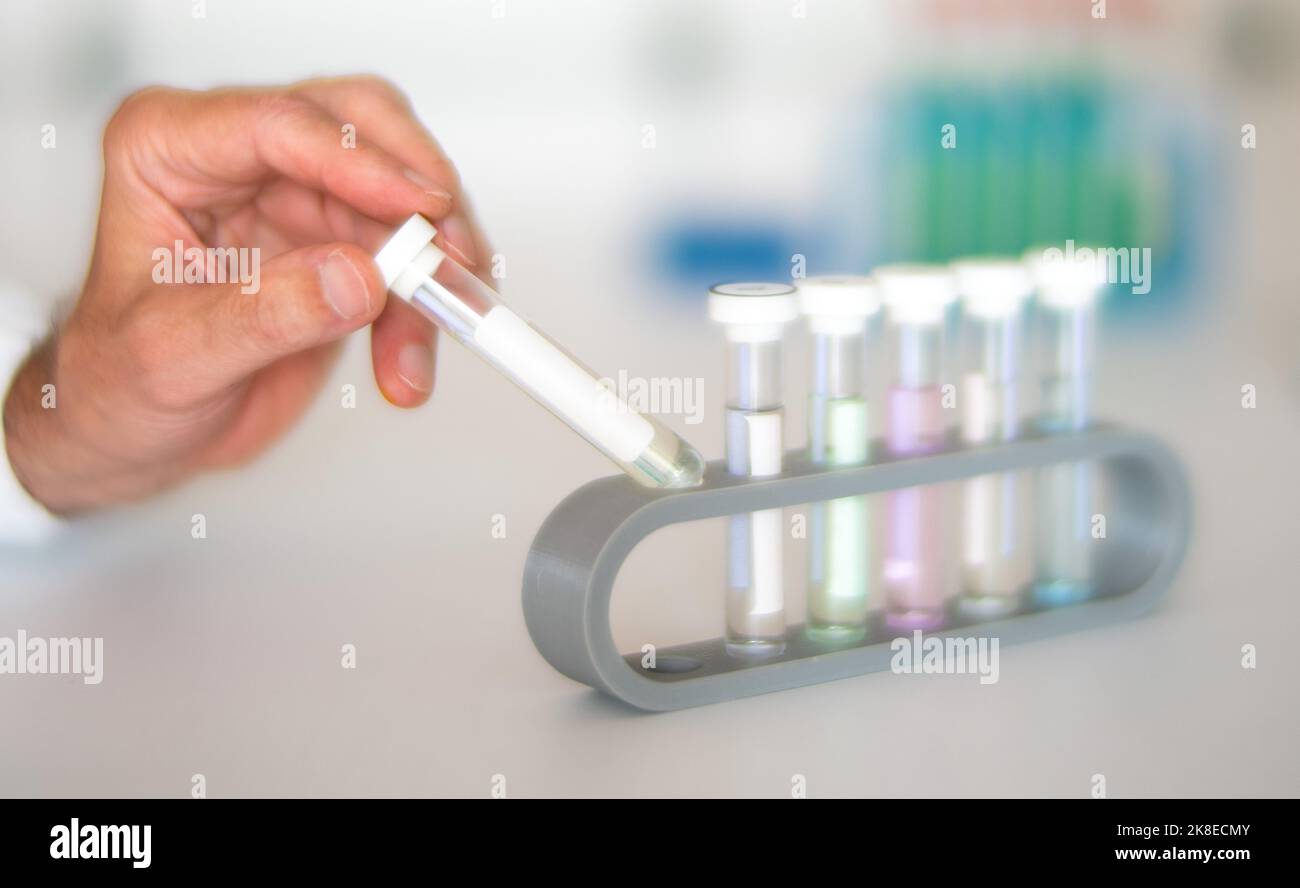 Test tube in laboratory with empty label Stock Photo - Alamy