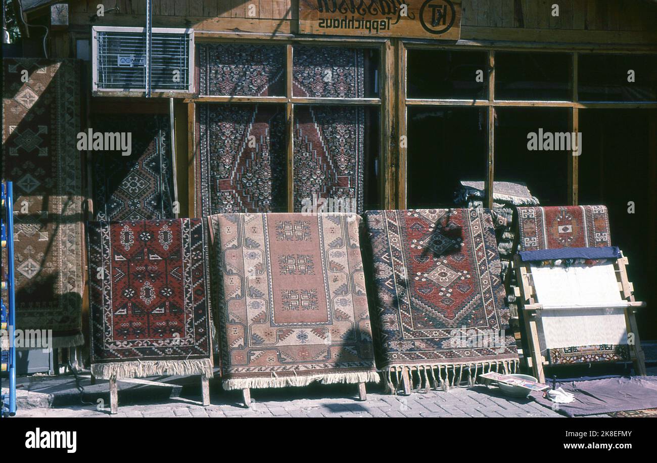 Windows and carpets hi-res stock photography and images - Alamy