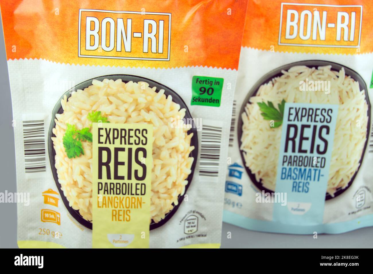 Hamburg, Germany - Oktober 22, 2022: Bon-Ri Express Langkorn Reis auf ...