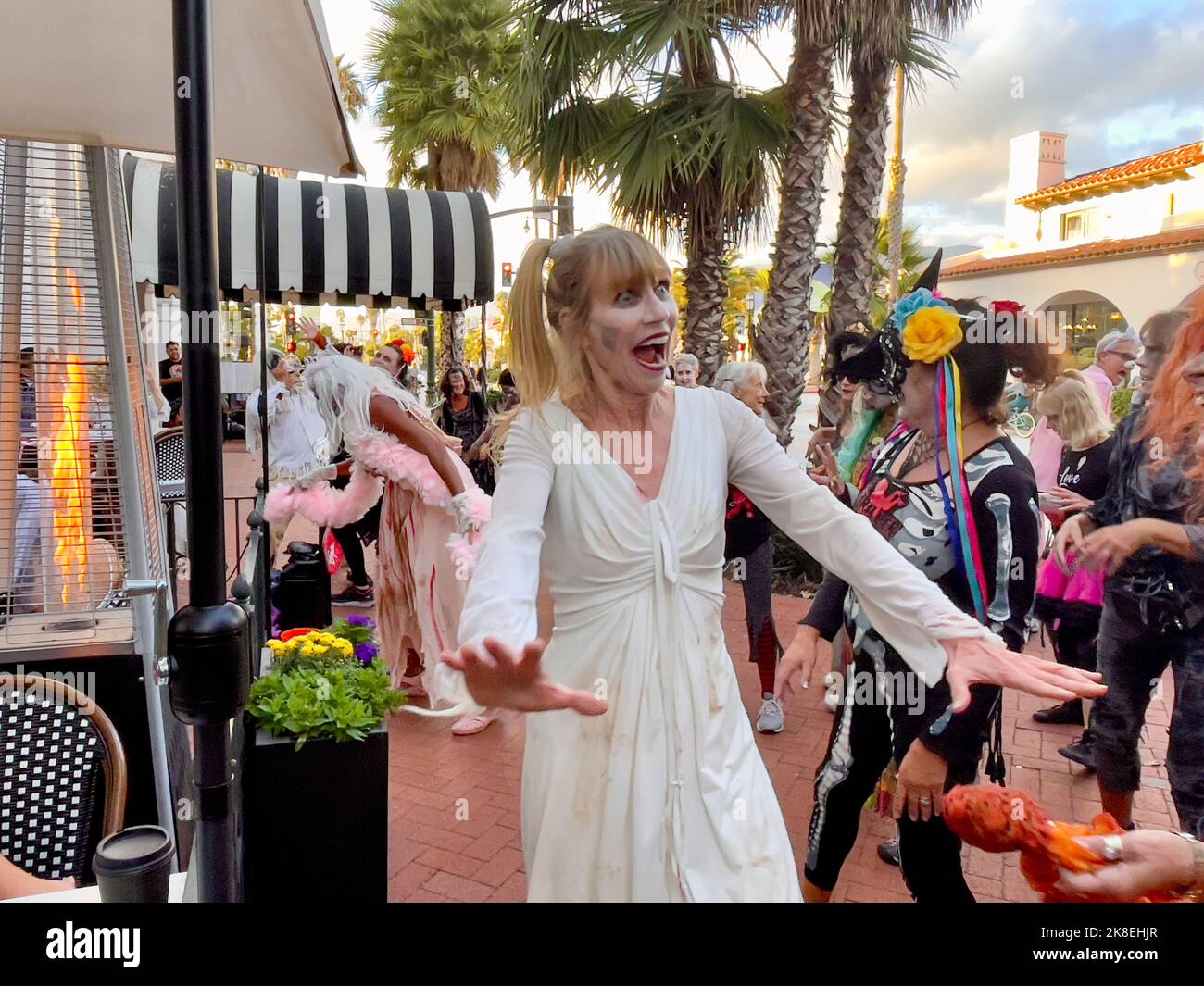 Flash mob dance costumes hi-res stock photography and images - Alamy