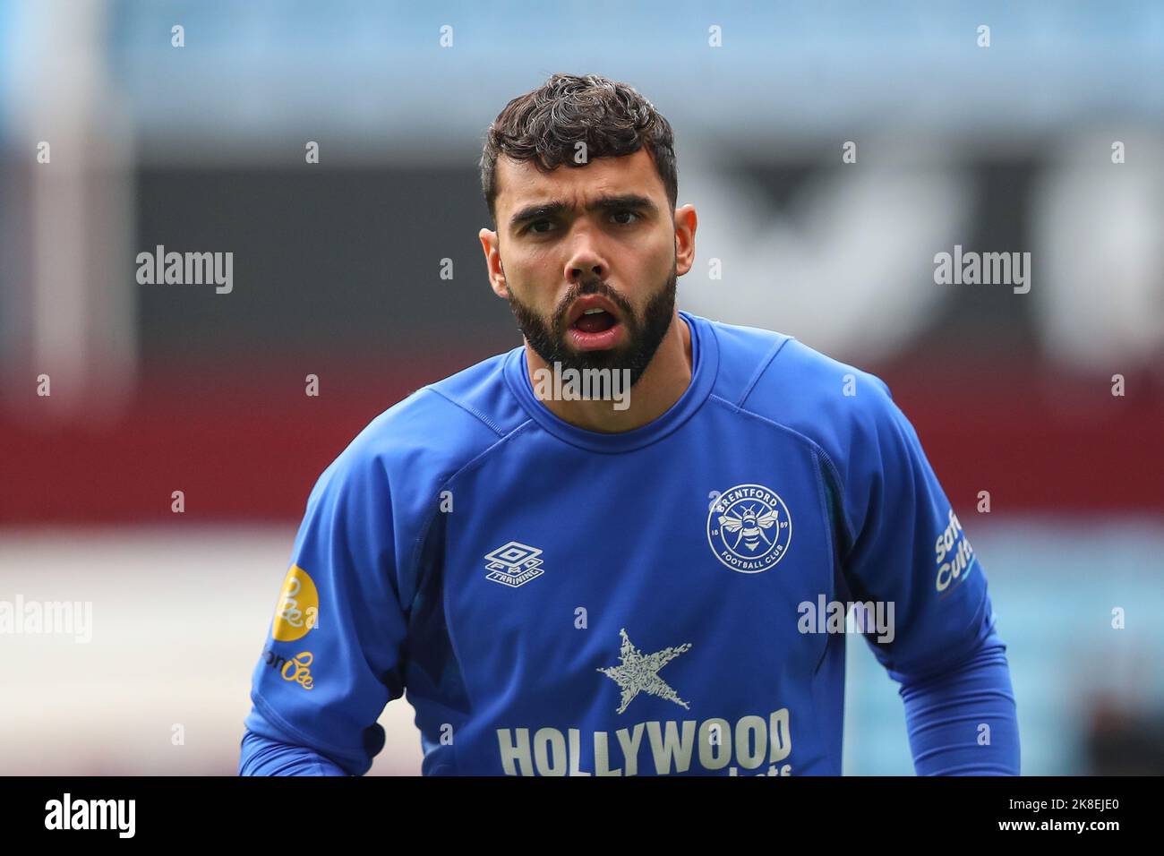 David Raya #1 of Brentford warms up ahead of the Premier League match ...