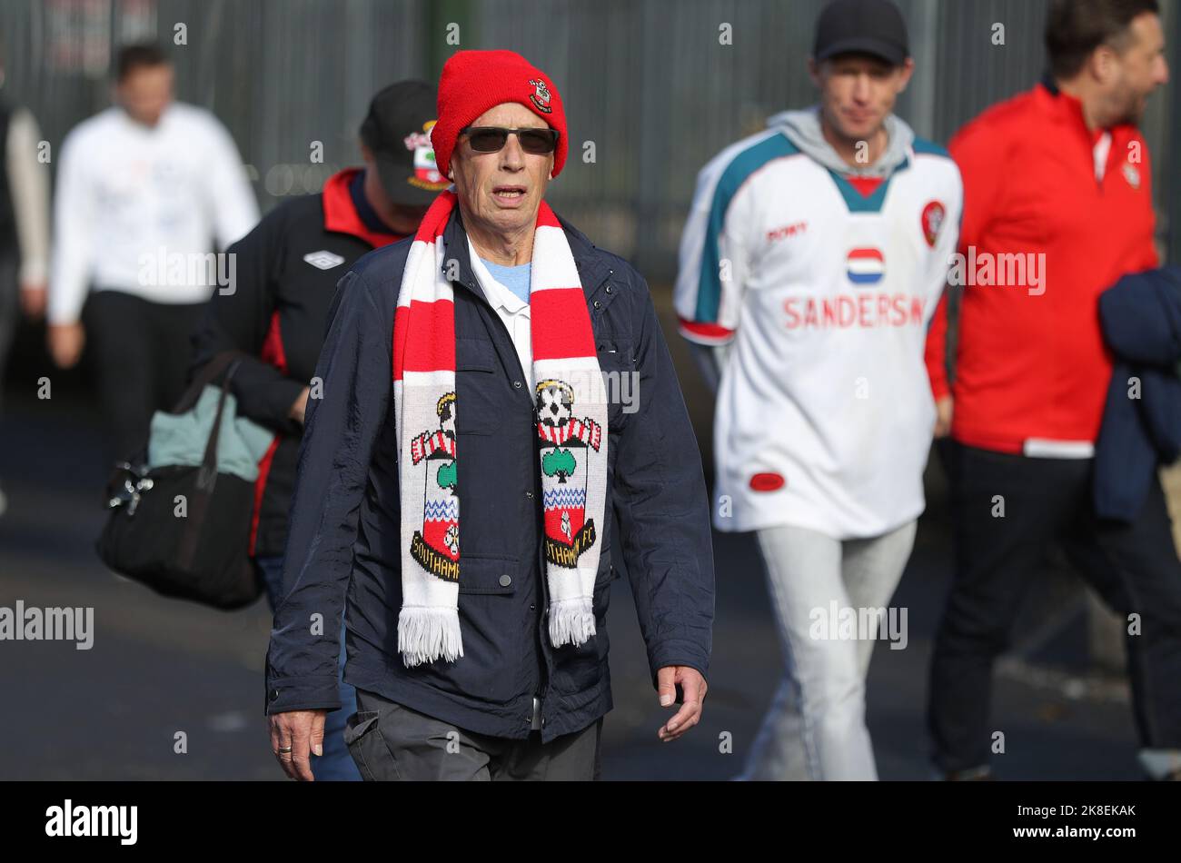 Southampton fans arrive hi-res stock photography and images - Alamy