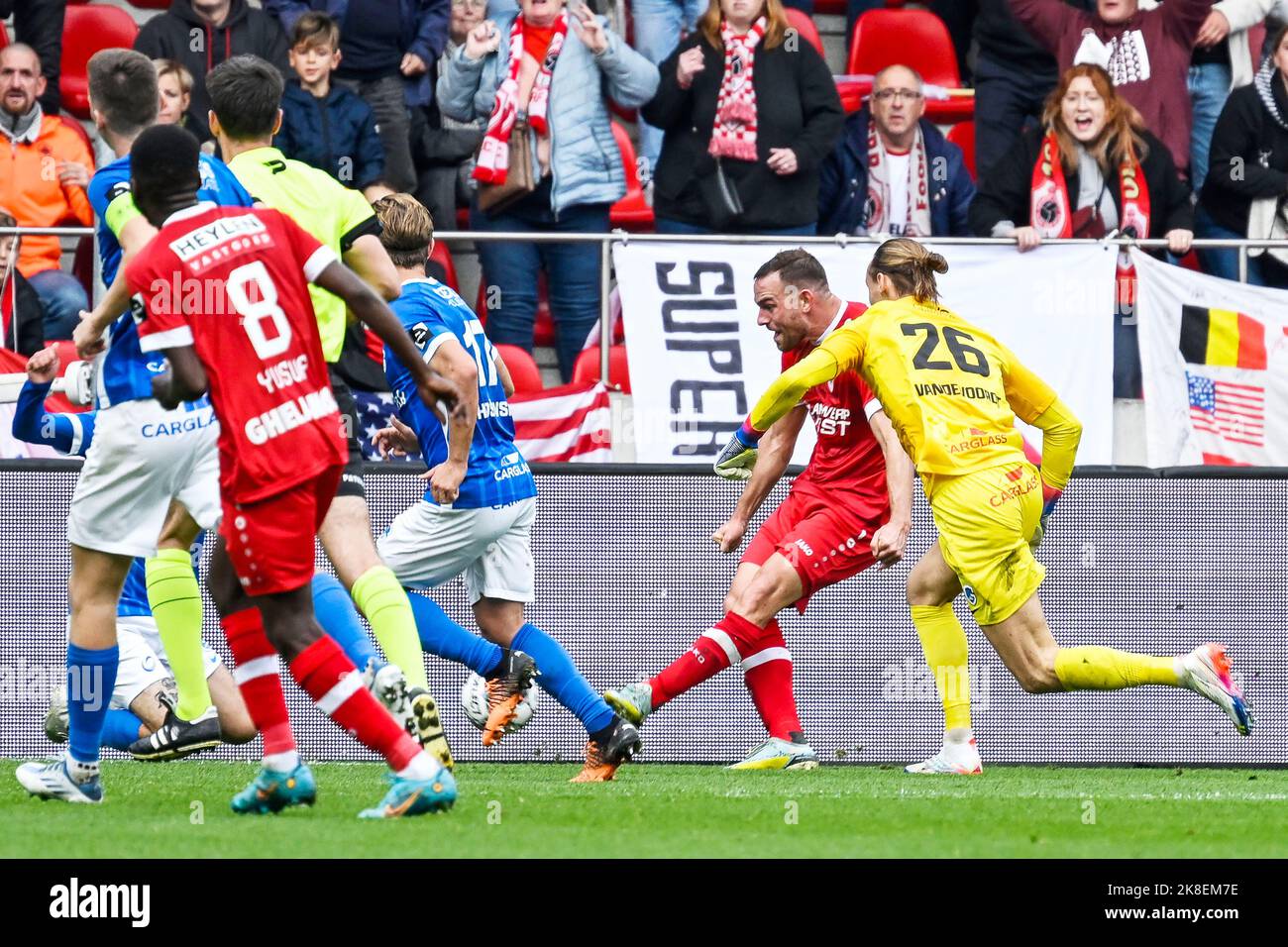 Antwerp's Vincent Janssen scores a goal during a soccer match between ...
