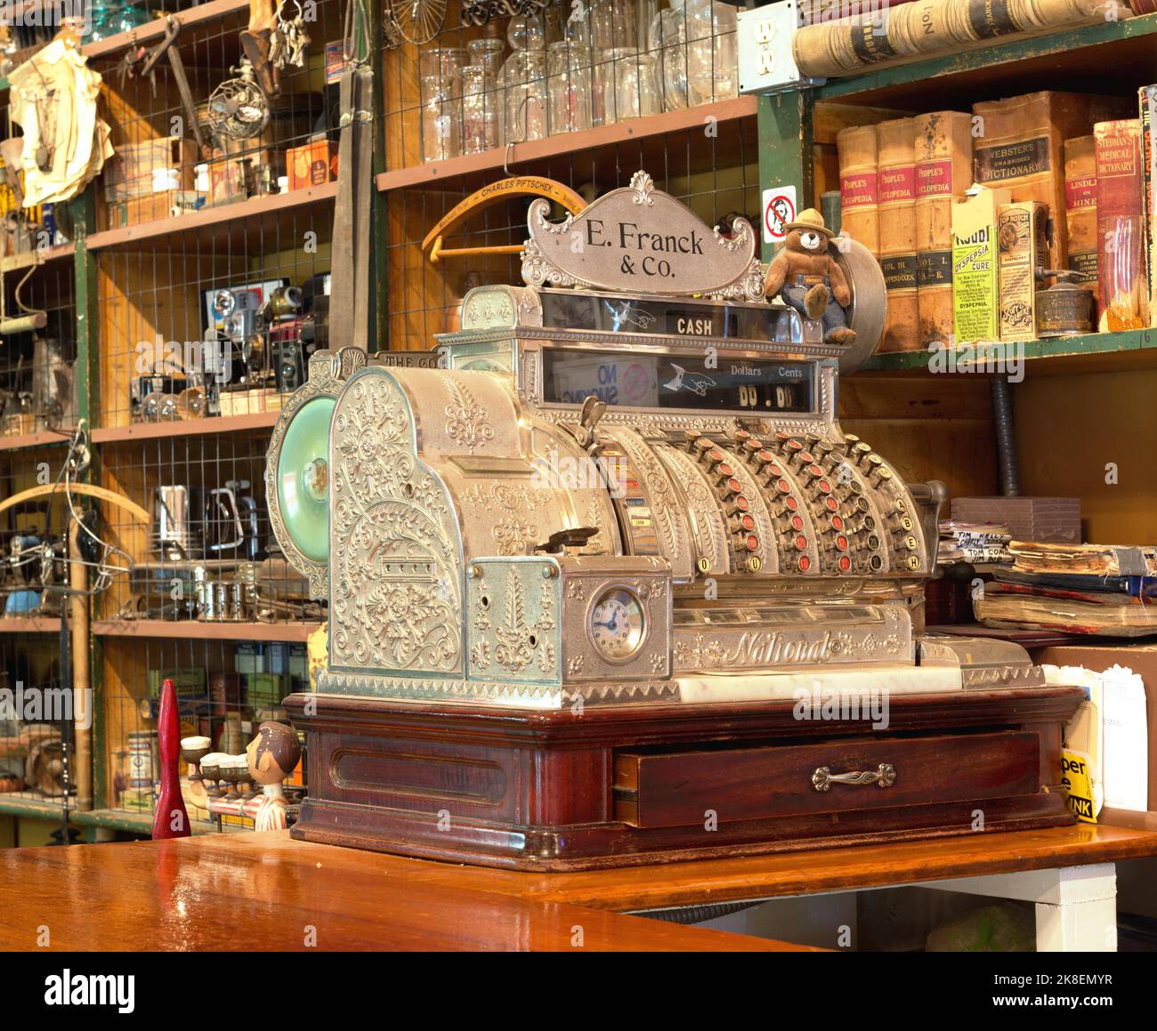 Cash grocer hi-res stock photography and images - Alamy