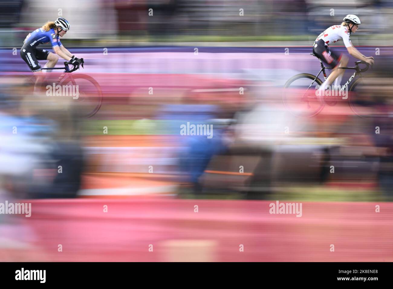 Action pictures of the World Cup cyclocross cycling event in Tabor ...