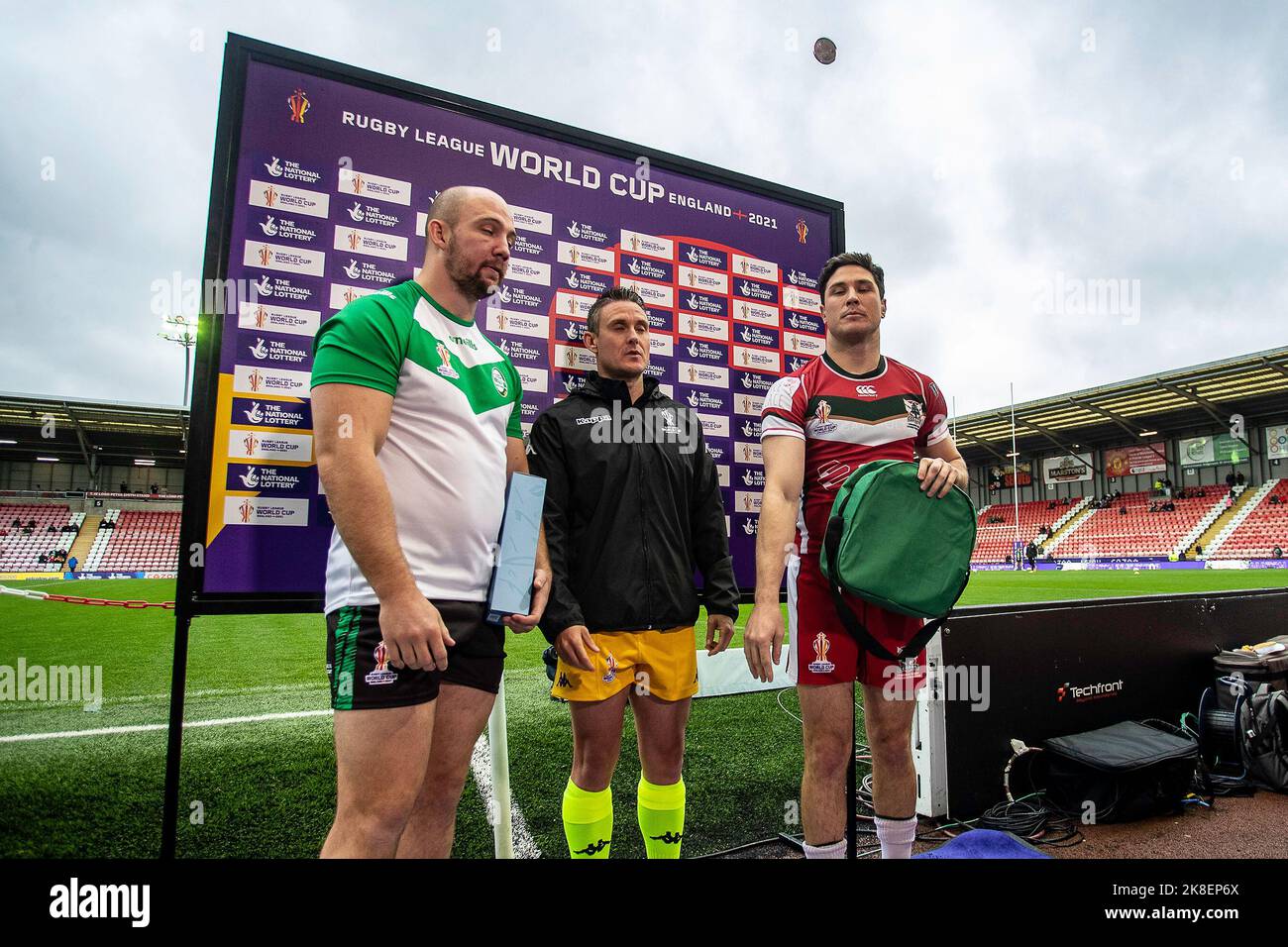 Leigh, UK. 23rd Oct, 2022. *** George King (C) of Ireland and Mitchell ...