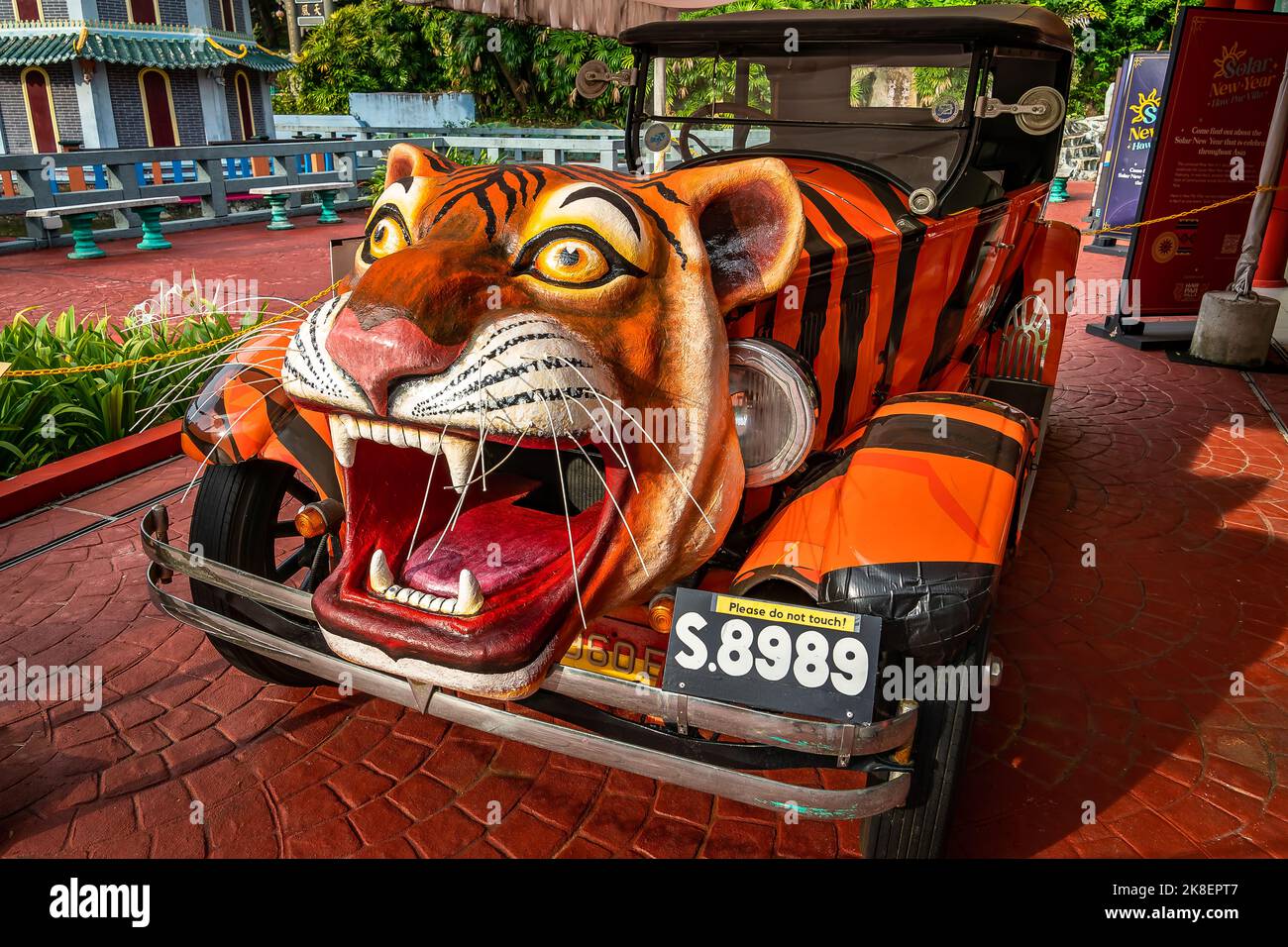 Tiger Car, 1925 Buick Californian Hardtop at Hwa Par Villa was a unique ...