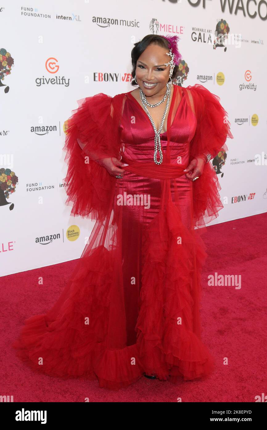 LOS ANGELES - OCT 22: Lynn Whitfield at the 5th Annual Wearable Art ...