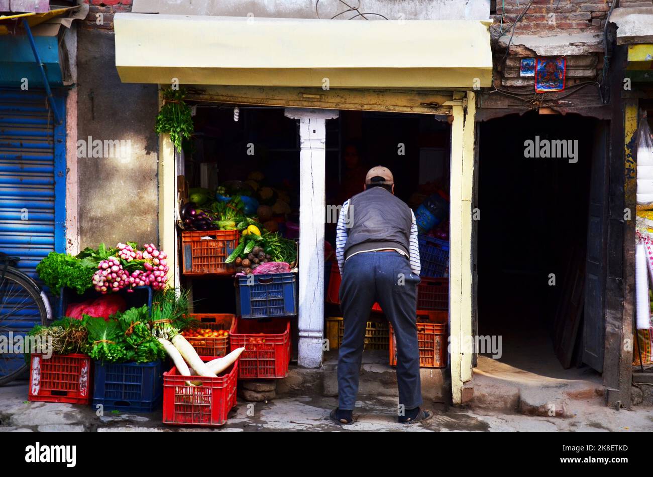 Nepal marketplace food hi-res stock photography and images - Alamy