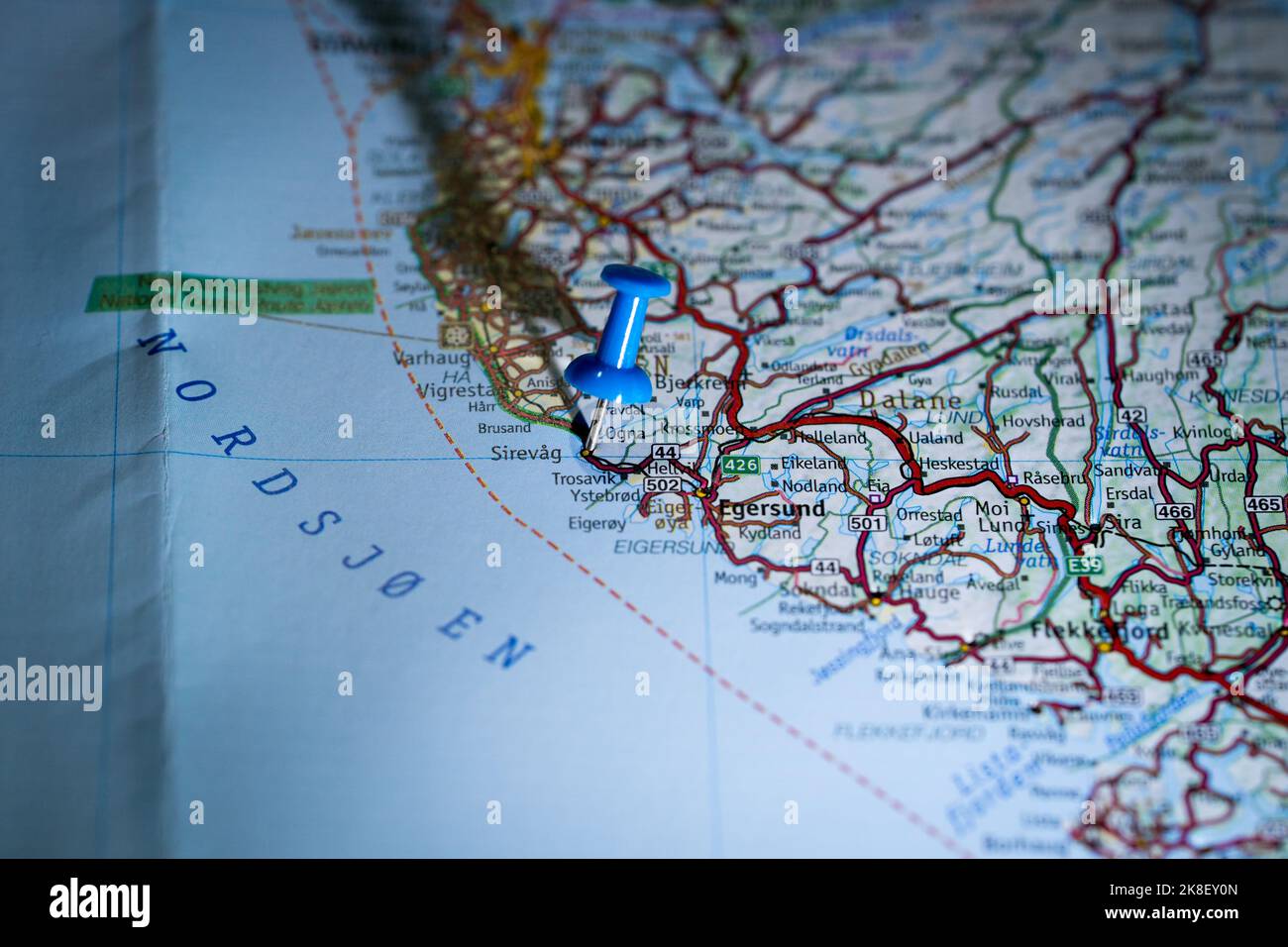 Sirevåg, Norway. Blue pinhead on map Stock Photo - Alamy