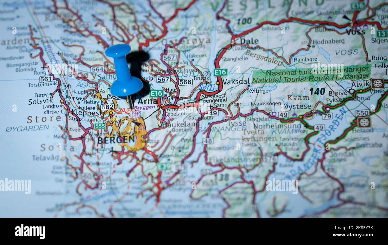 Bryggen, Bergen, Norway. Blue pinhead on map Stock Photo - Alamy