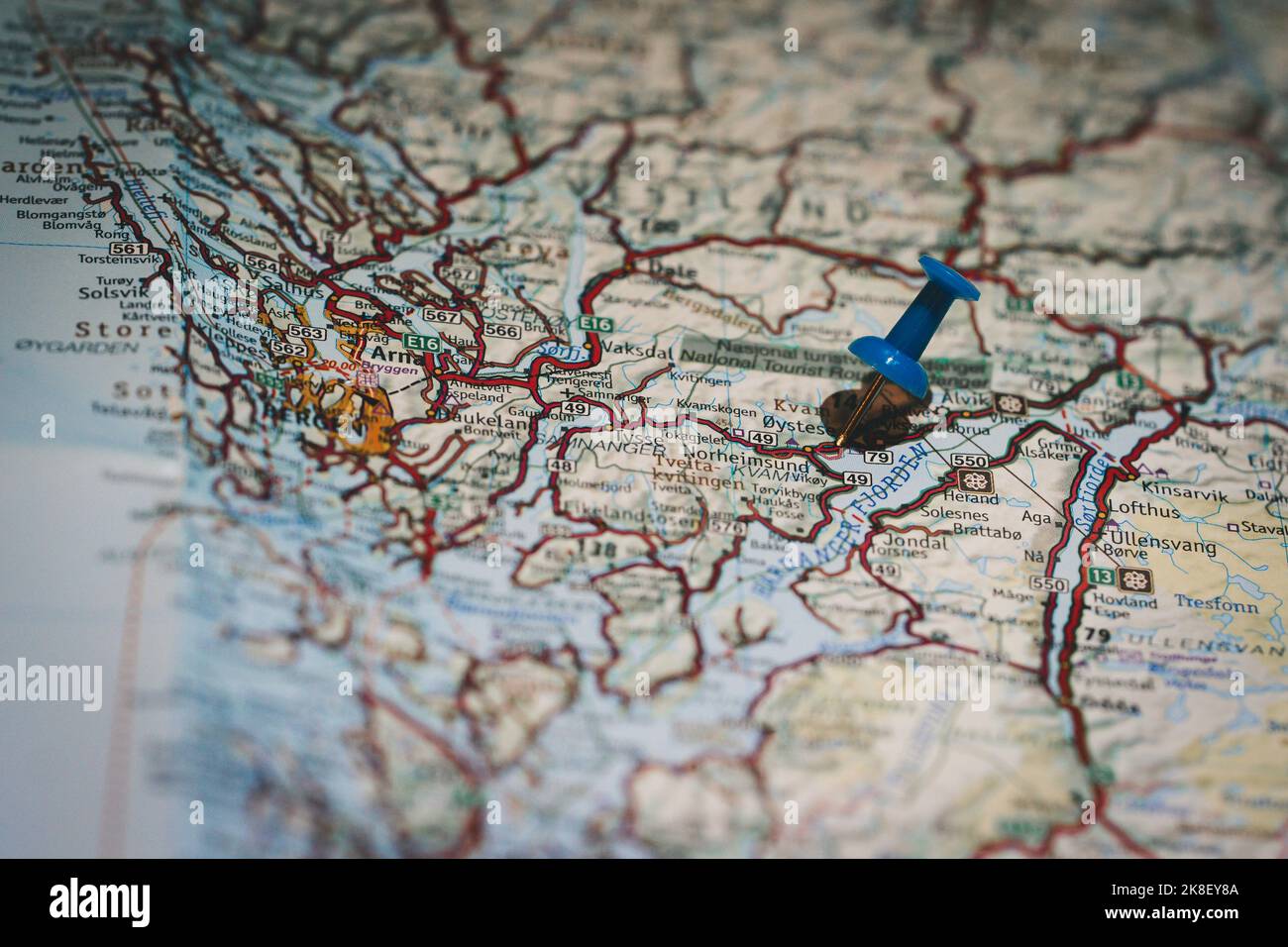 Øystese, Norway. Blue pinhead on map Stock Photo - Alamy
