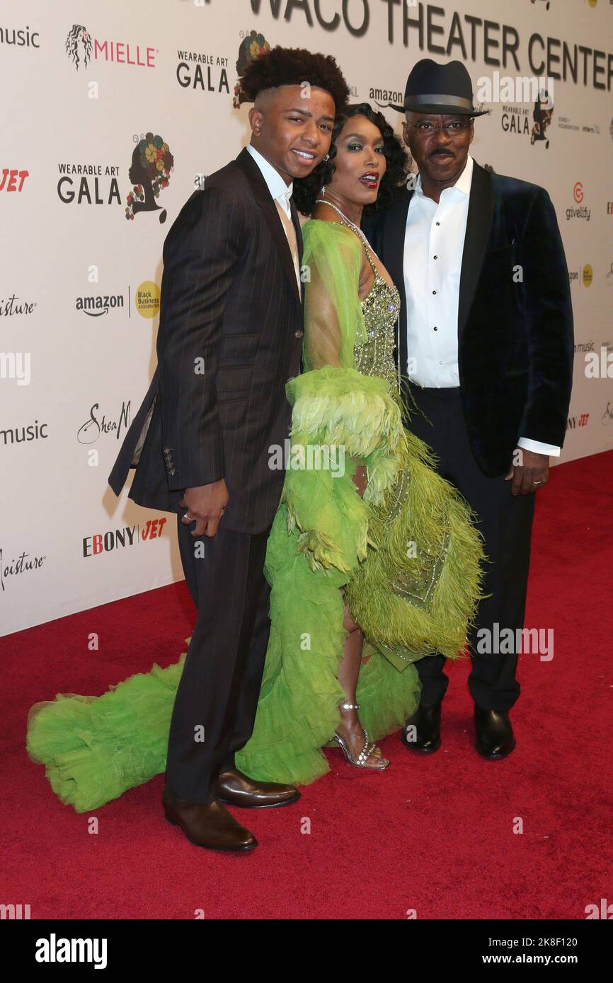 Santa Monica, CA. 22nd Oct, 2022. Slater Vance, Angela Bassett ...