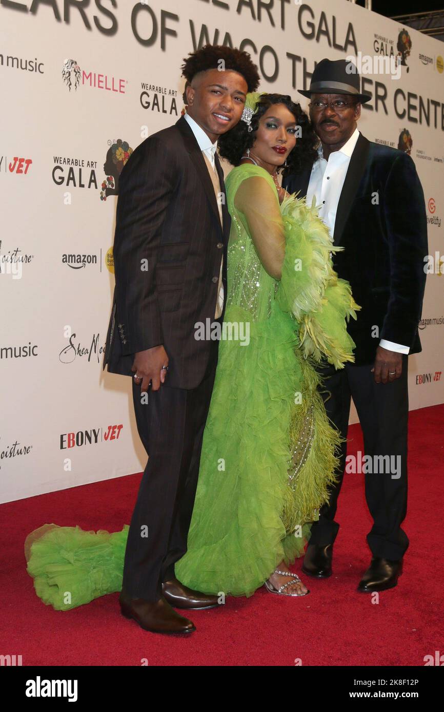 Santa Monica, CA. 22nd Oct, 2022. Slater Vance, Angela Bassett ...