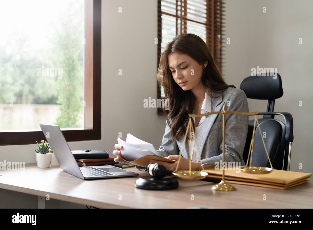 Judge gavel in office law hi-res stock photography and images - Alamy