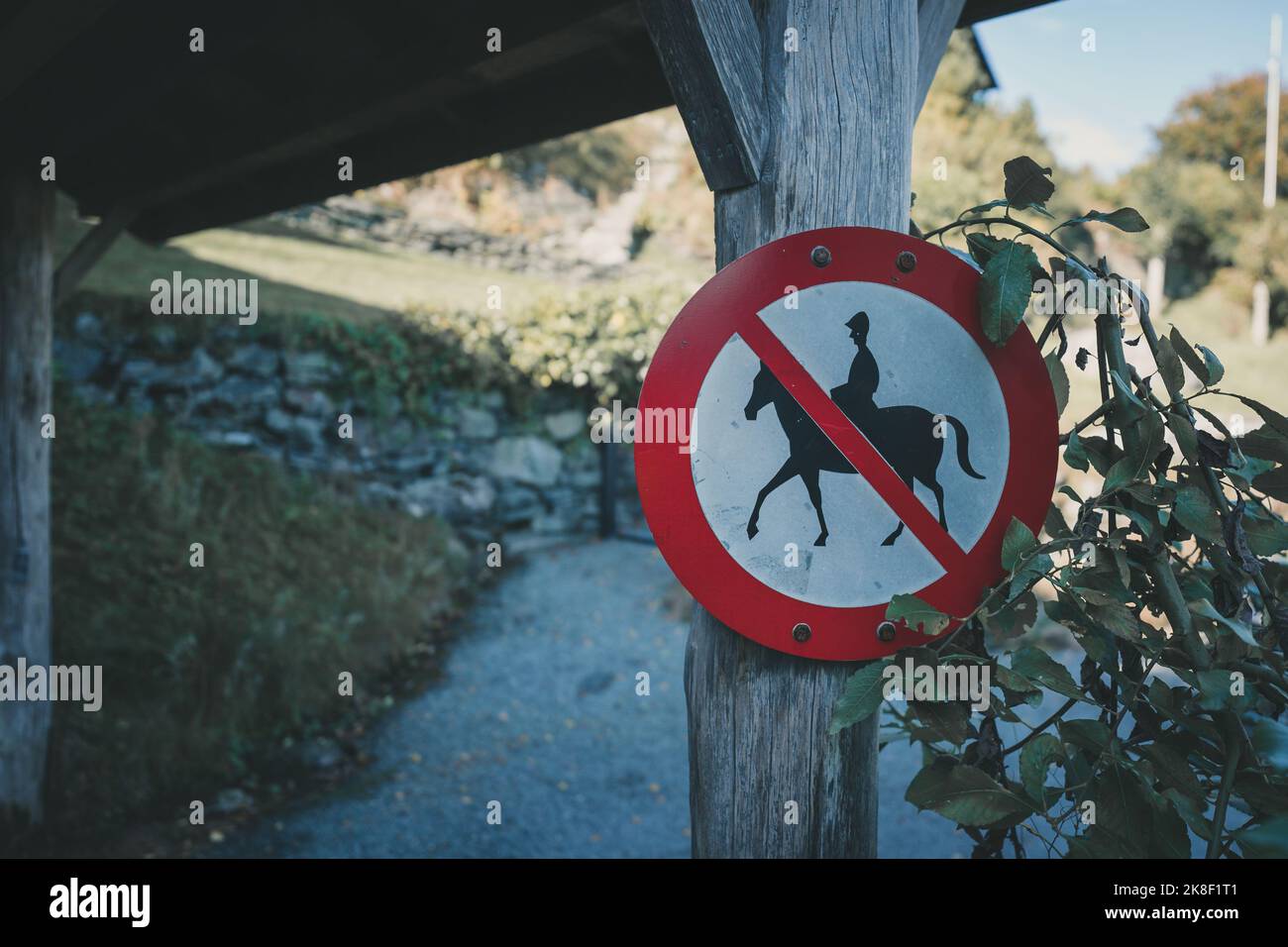 No horses allowed sign Stock Photo - Alamy