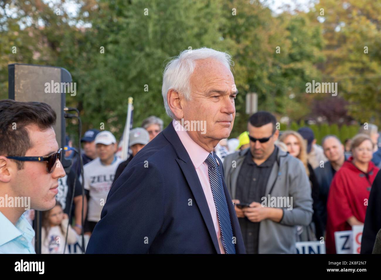 Council member robert holden hi-res stock photography and images - Alamy