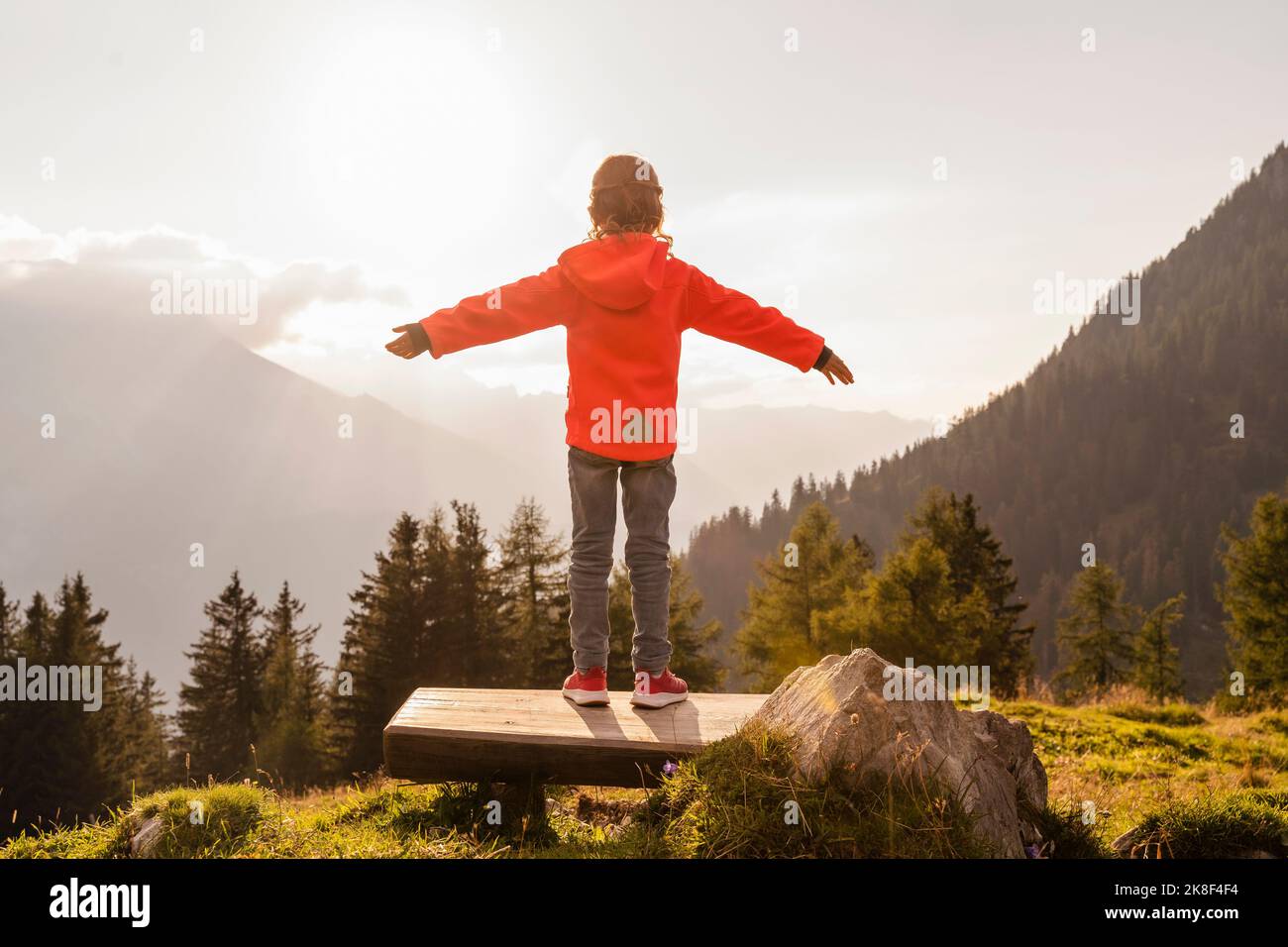 Girl on bench mountain hi-res stock photography and images - Alamy