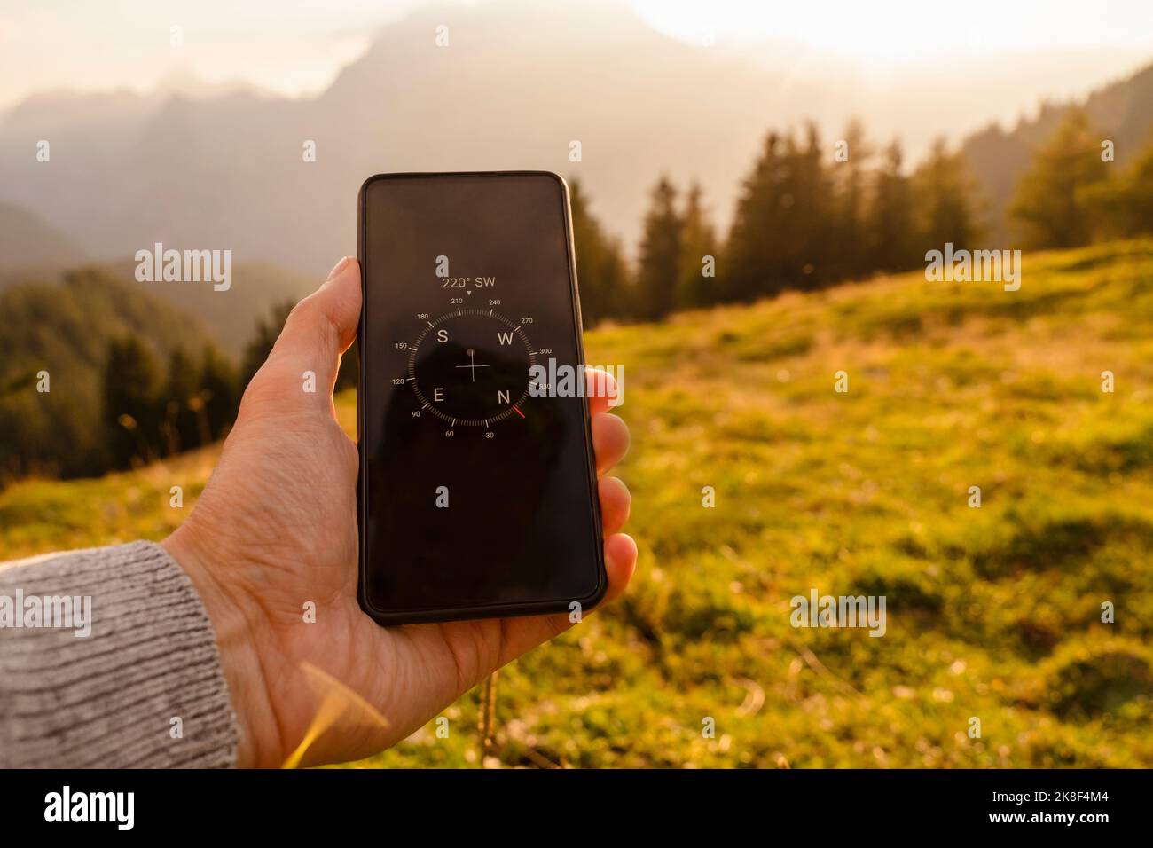 Hand holding phone landscape hi-res stock photography and images - Alamy