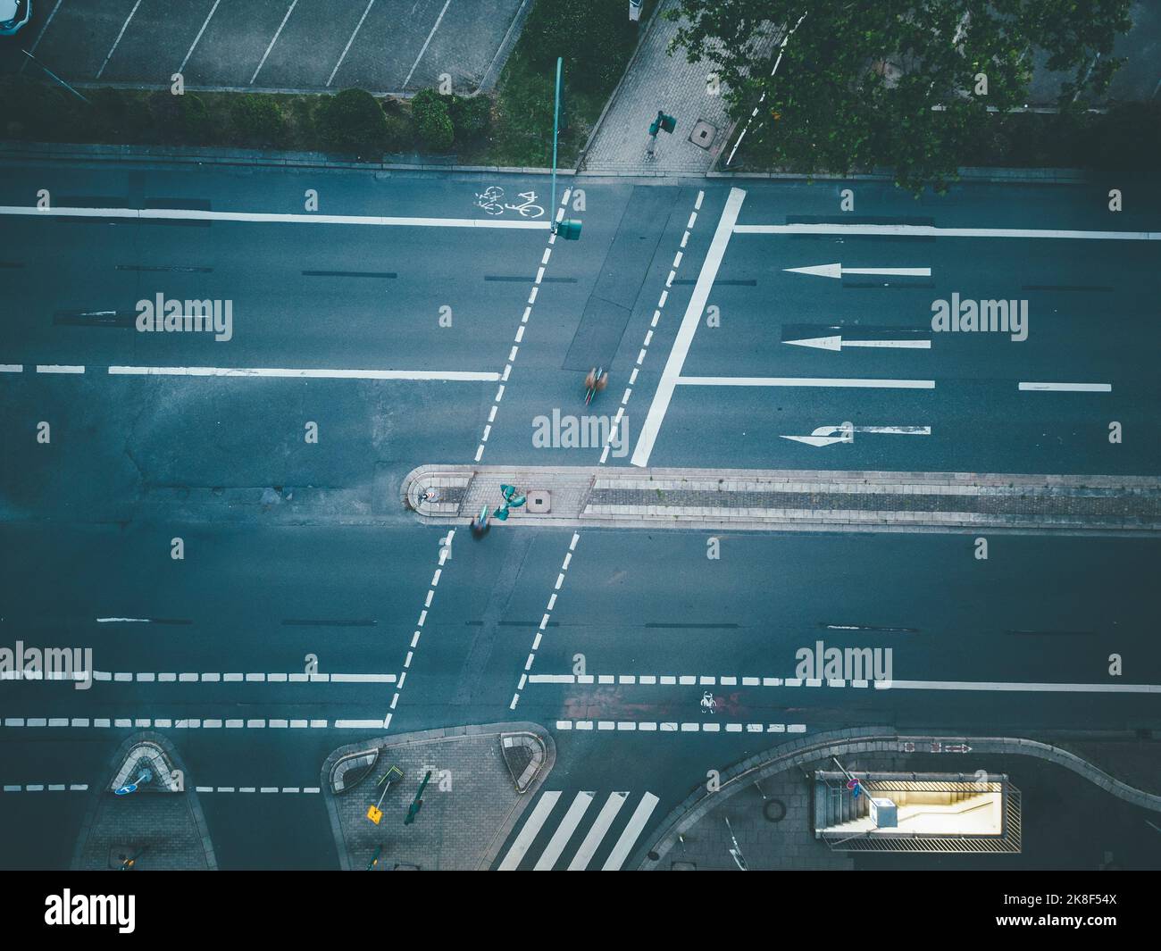 Aerial view empty street in hi-res stock photography and images - Alamy