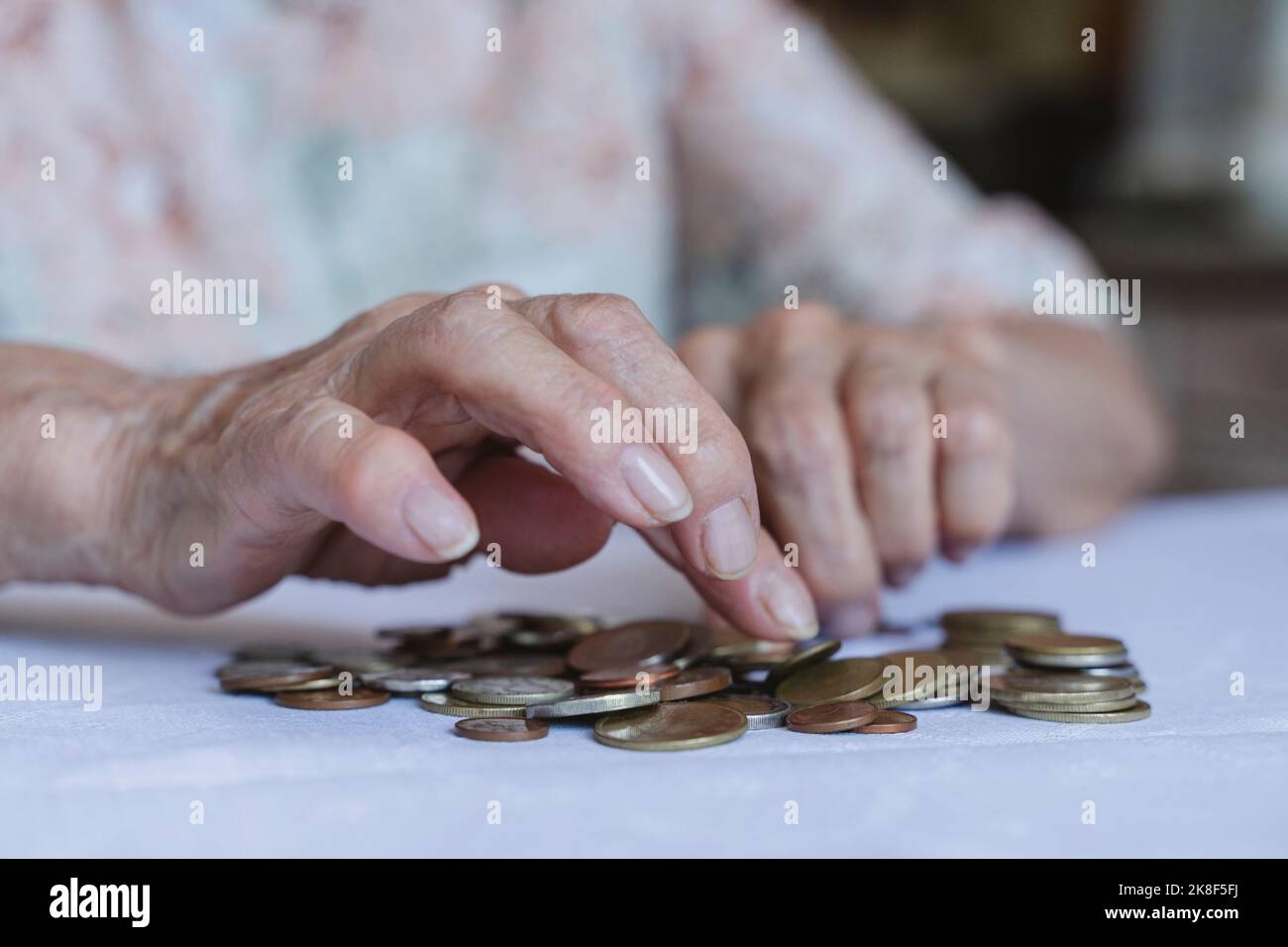 Counting on hands hi-res stock photography and images - Alamy