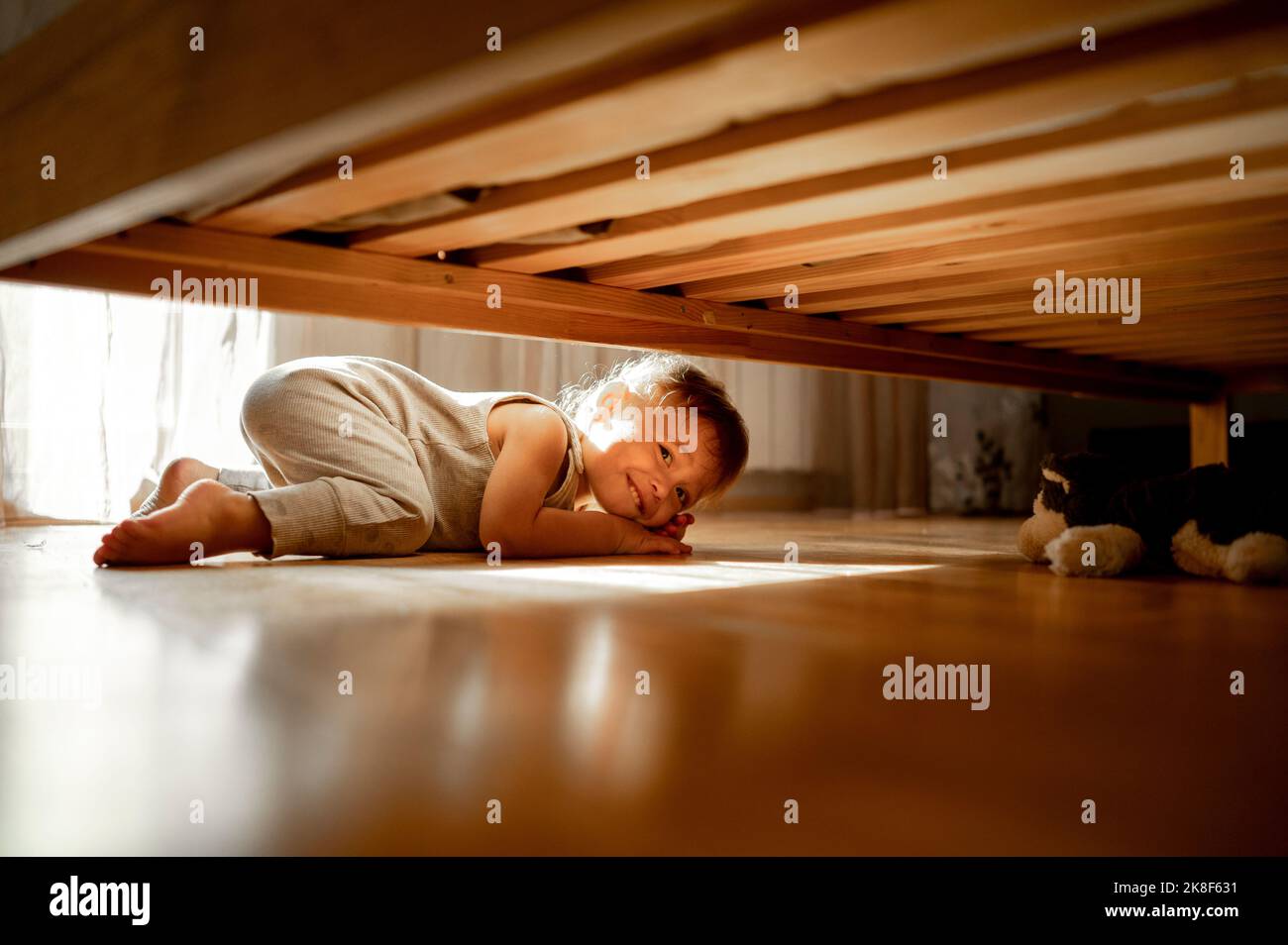 Children searching under bed hi-res stock photography and images - Alamy