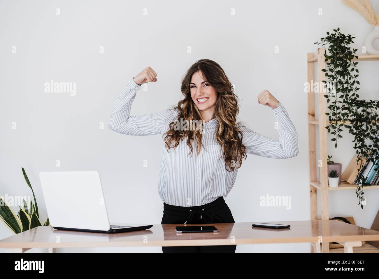 Strong muscles hi-res stock photography and images - Alamy