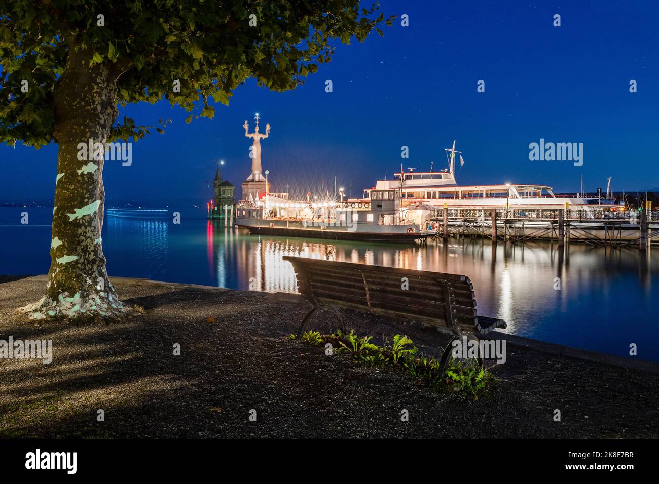Harbor shore lake constance night empty bench foreground hi-res stock photography and images - Alamy