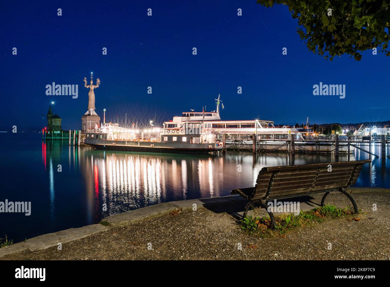 Harbor shore lake constance night empty bench foreground hi-res stock photography and images - Alamy