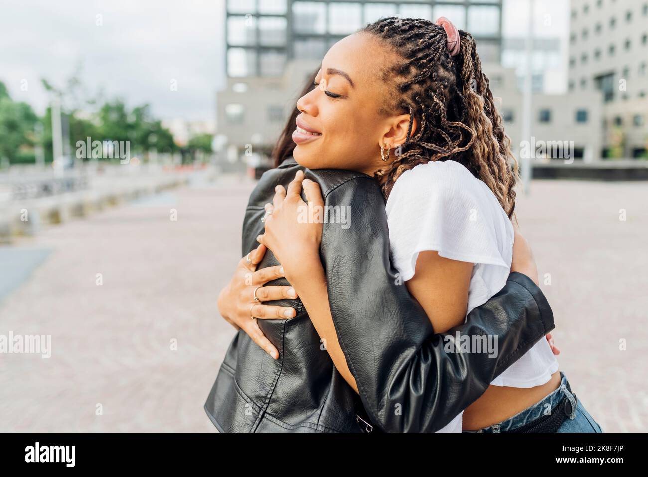 Two asian descent friends hi-res stock photography and images - Alamy