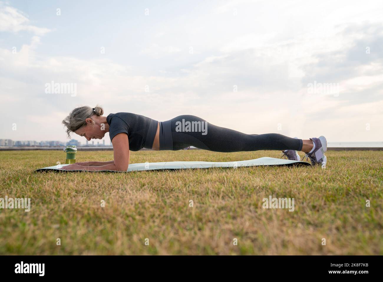 Plank position exercise hi-res stock photography and images - Alamy