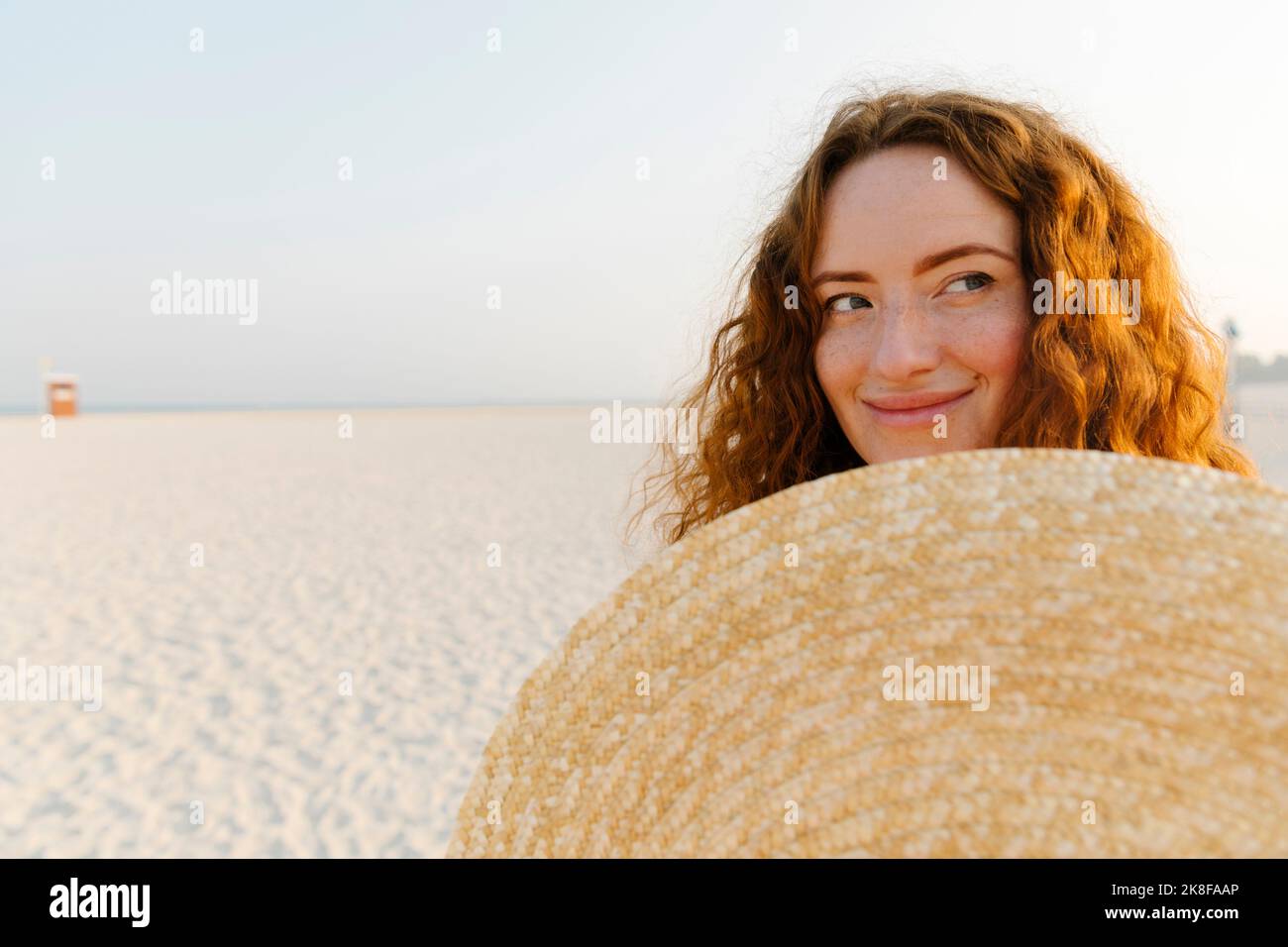 Oversized beach hi-res stock photography and images - Alamy