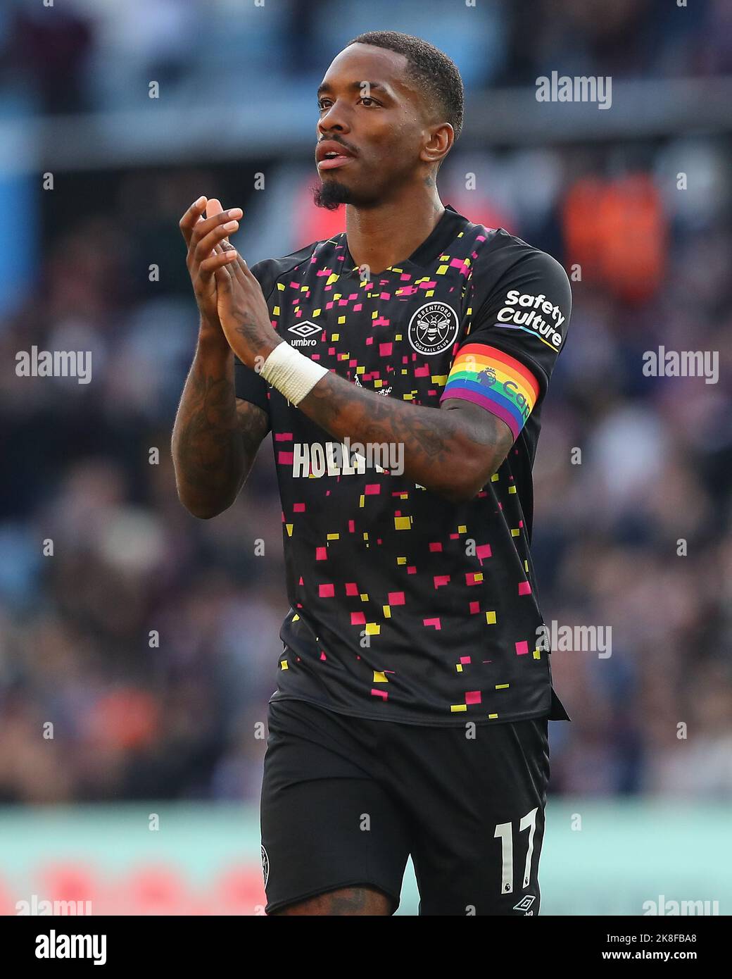 Brentford fans aston villa hi-res stock photography and images - Alamy