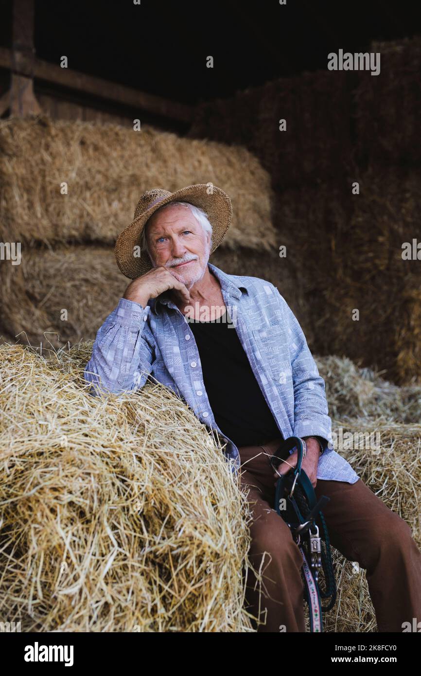 Farmer senior hi-res stock photography and images - Alamy