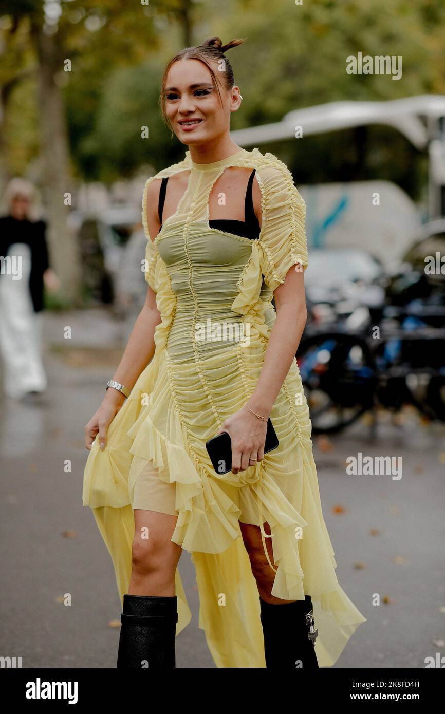 Street style, Ajshe Berishaj arriving at Ester Manas Spring Summer 2023 ...