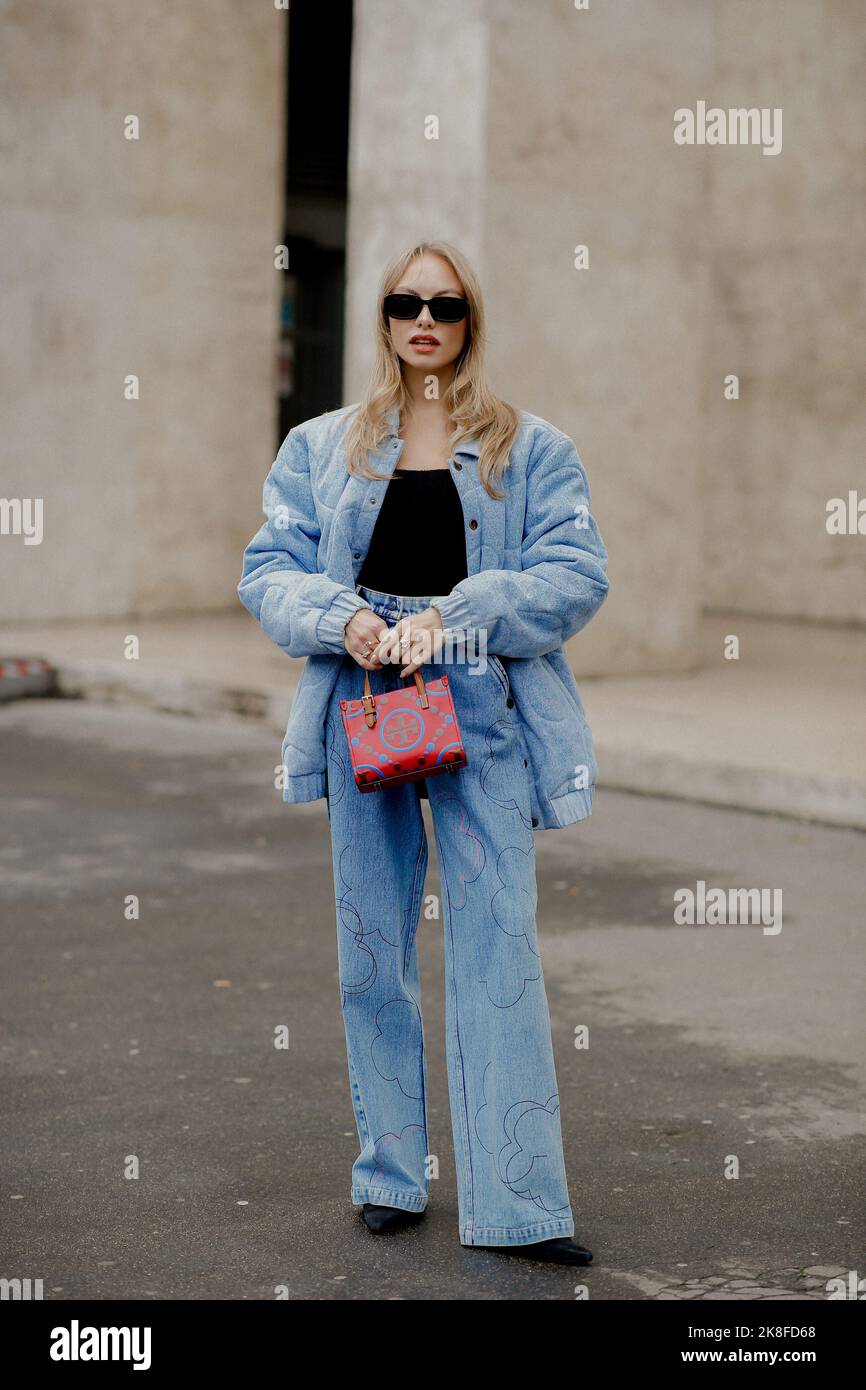Street style, Anouchka Gauthier arriving at Ester Manas Spring Summer ...