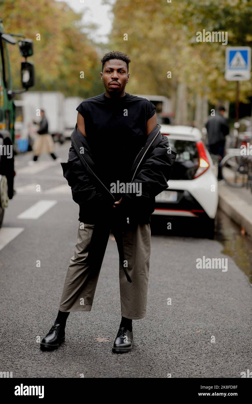 Street style, Marcus Mgvm arriving at Ester Manas Spring Summer 2023 ...