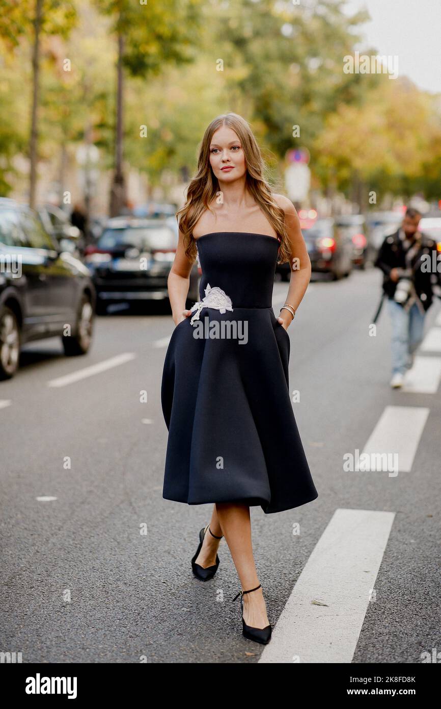 Street style, model Alessia Merzlova arriving at Elie Saab Spring ...