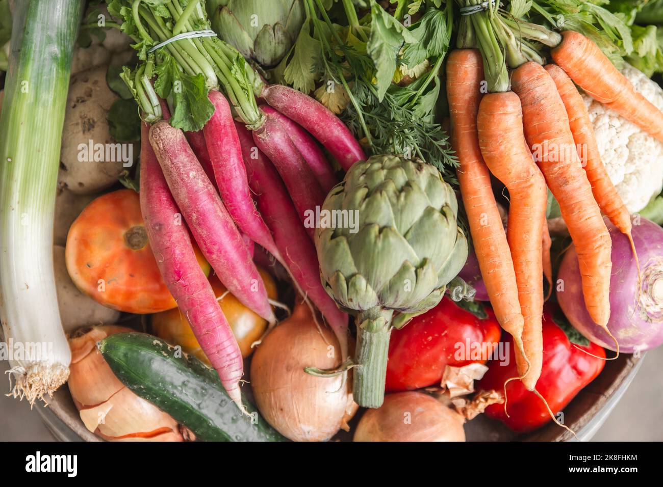 Organic farm fresh vegetables on barrel Stock Photo - Alamy