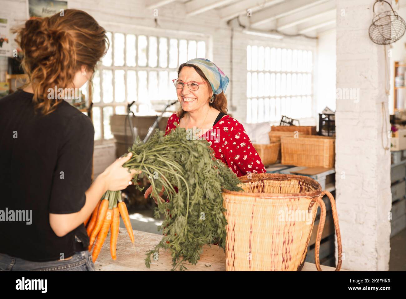Happy customer in grocery store hi-res stock photography and images - Alamy