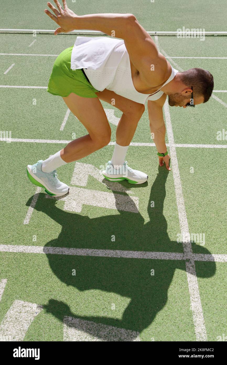 Ready position athlete hi-res stock photography and images - Alamy