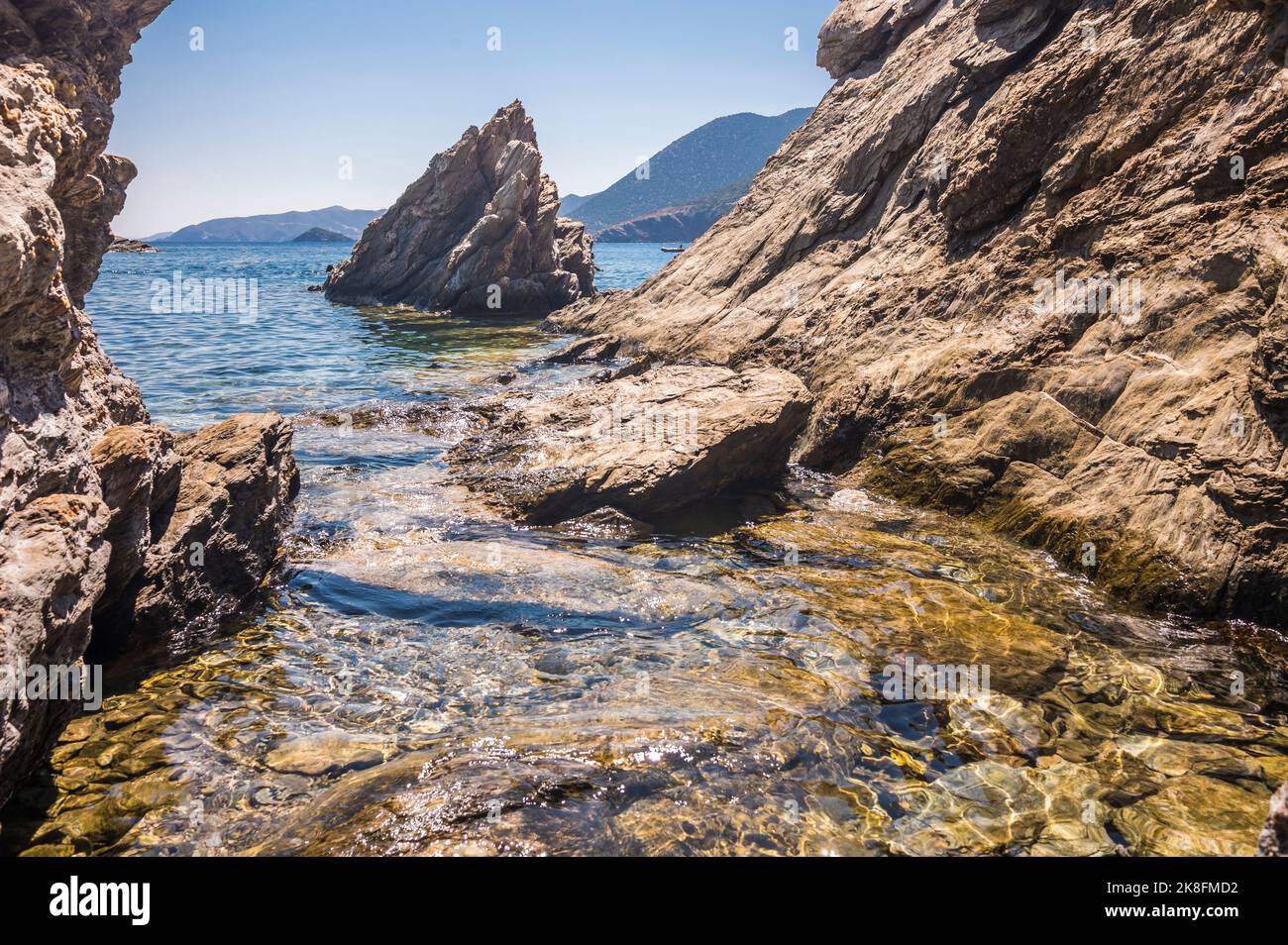 Sunny rock formation hi-res stock photography and images - Alamy