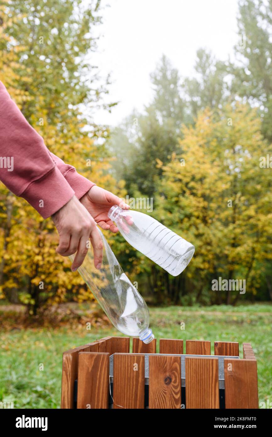 Plastic industry hands person hi-res stock photography and images - Alamy