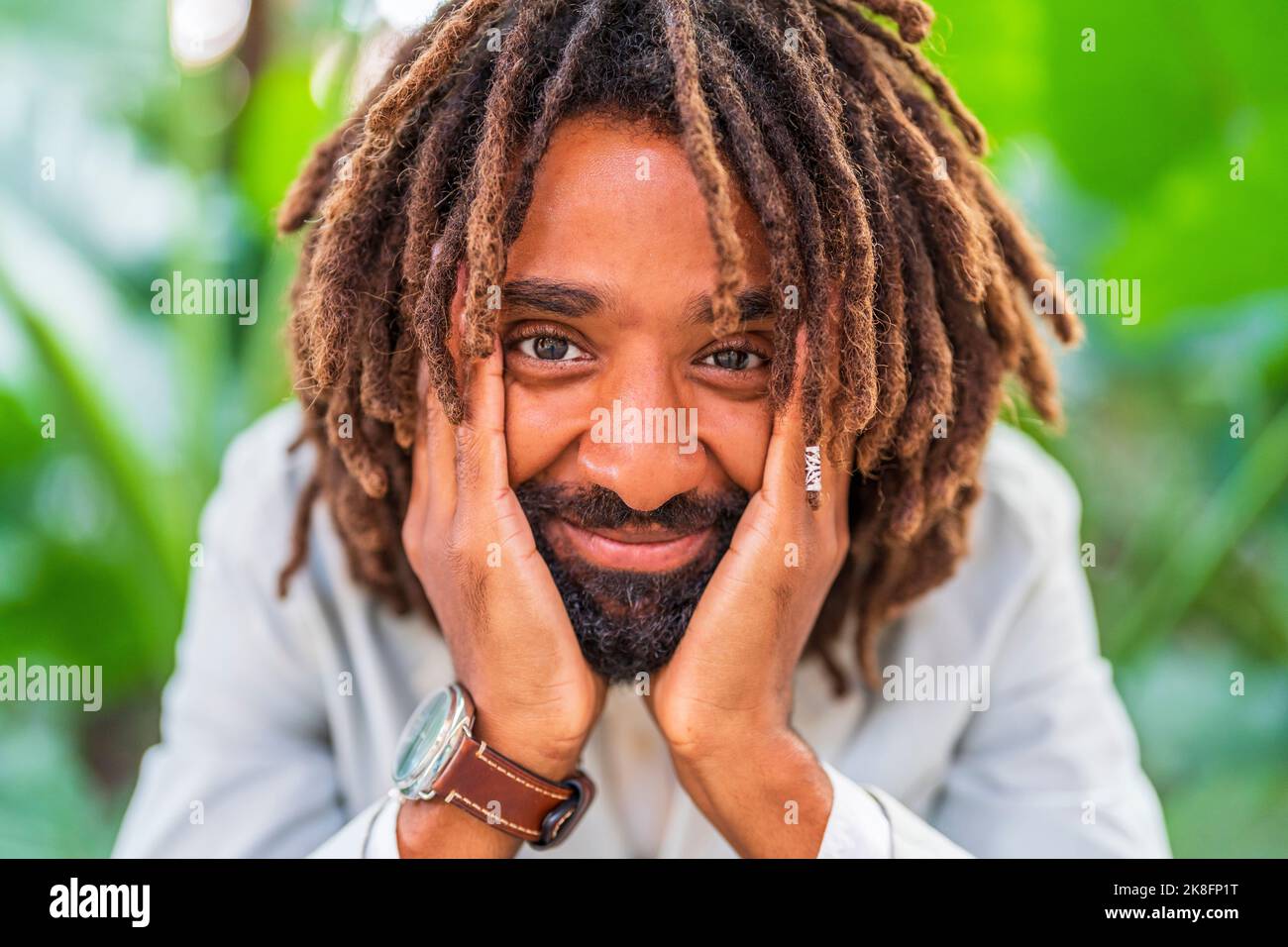 Head smiling male hi-res stock photography and images - Alamy