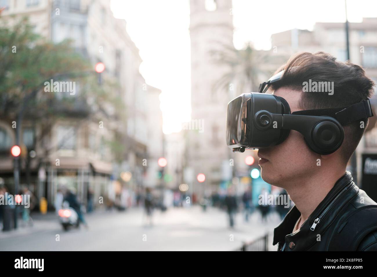 Young man wearing vr virtual hi-res stock photography and images - Alamy
